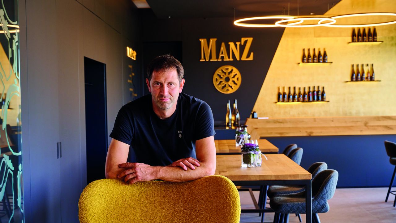 Eric Manz zeigt seine Böden